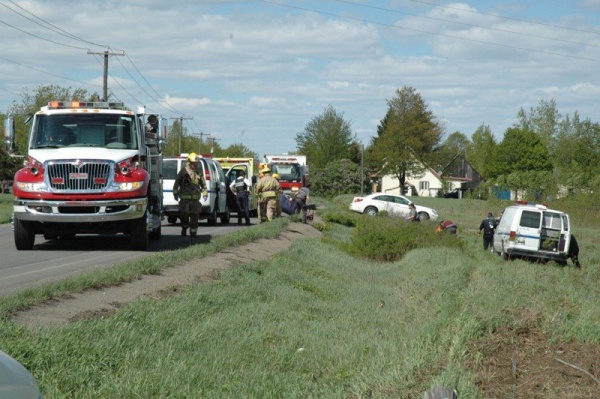Un fourgon cellulaire fait une embardée - CJSO